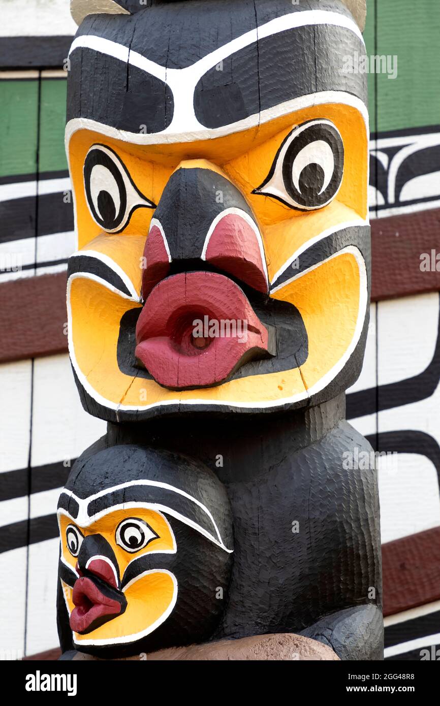 British columbia canada first nations indigenous totem pole hi-res ...
