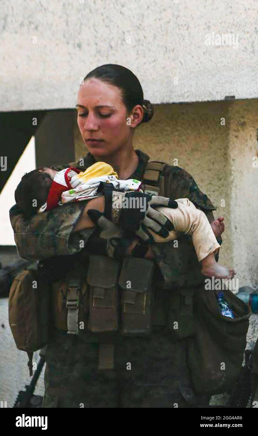 Marine sgt nicole gee hi-res stock photography and images - Alamy