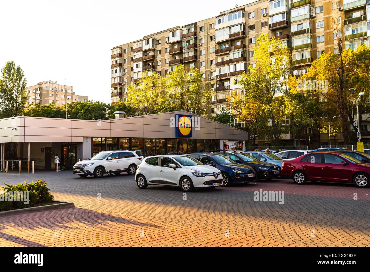 LIDL supermarket and logo. Lidl store in Bucharest, Romania, 2021 Stock ...