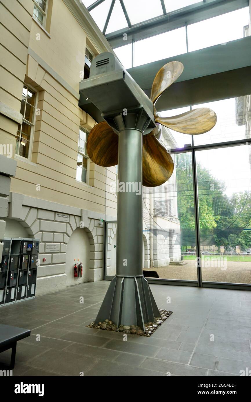 Giant type 23 frigate propeller hi-res stock photography and images - Alamy