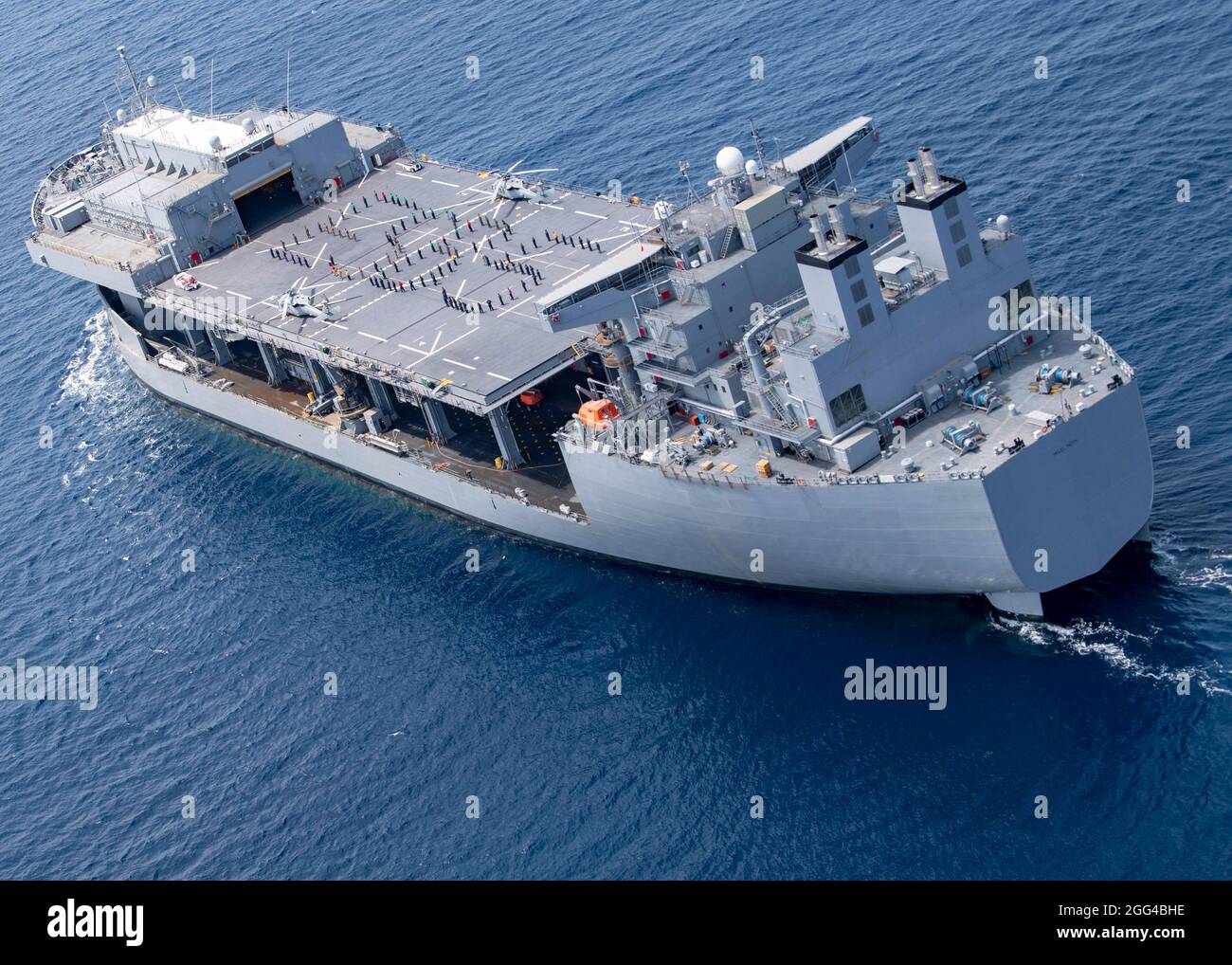 210819-N-WY048-2597 PACIFIC OCEAN (Aug. 19, 2021) – Sailors assigned to ...