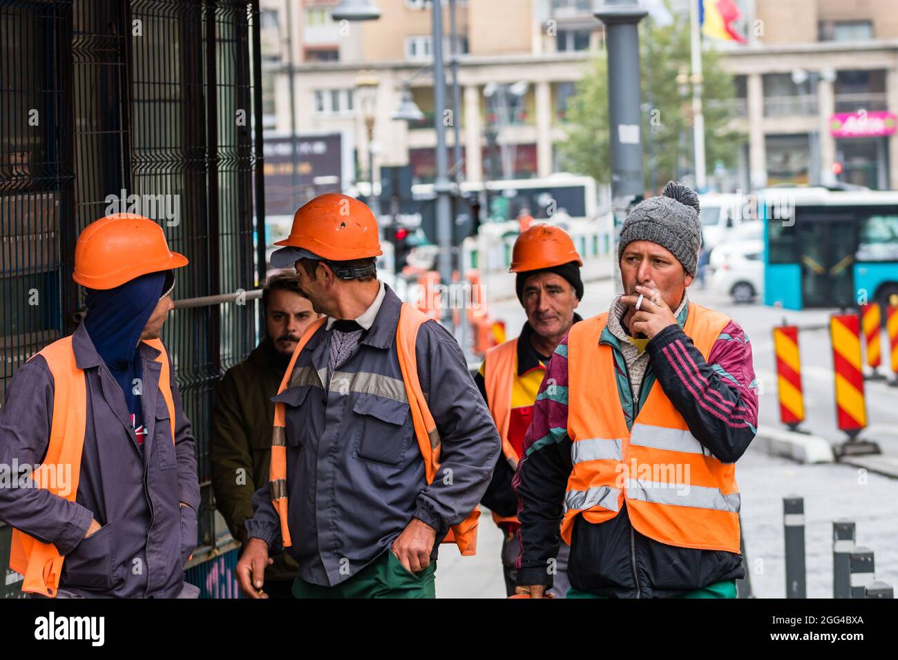 Romanian construction workers hi-res stock photography and images - Alamy