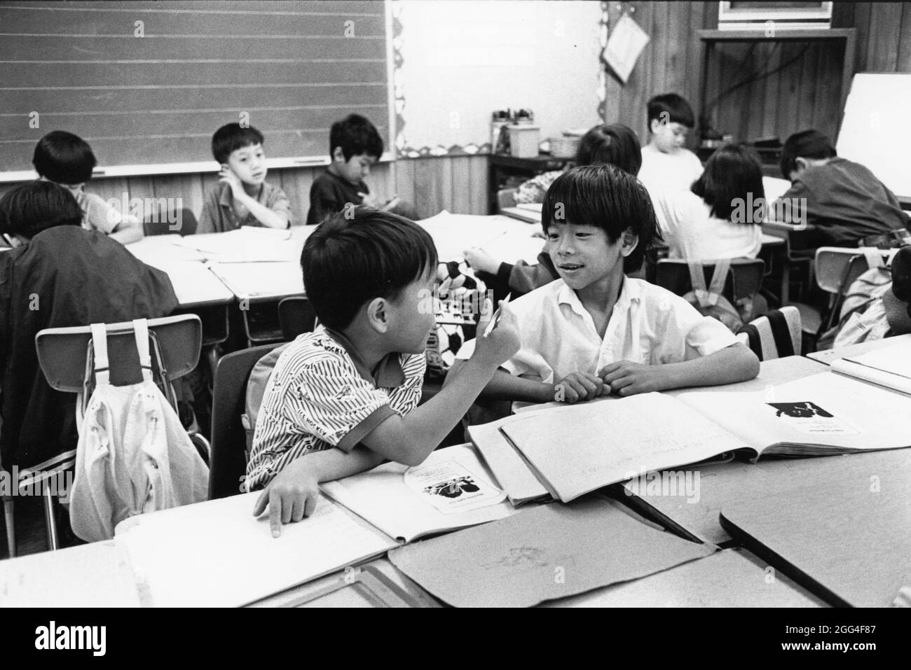 English vietnamese class Black and White Stock Photos & Images - Alamy