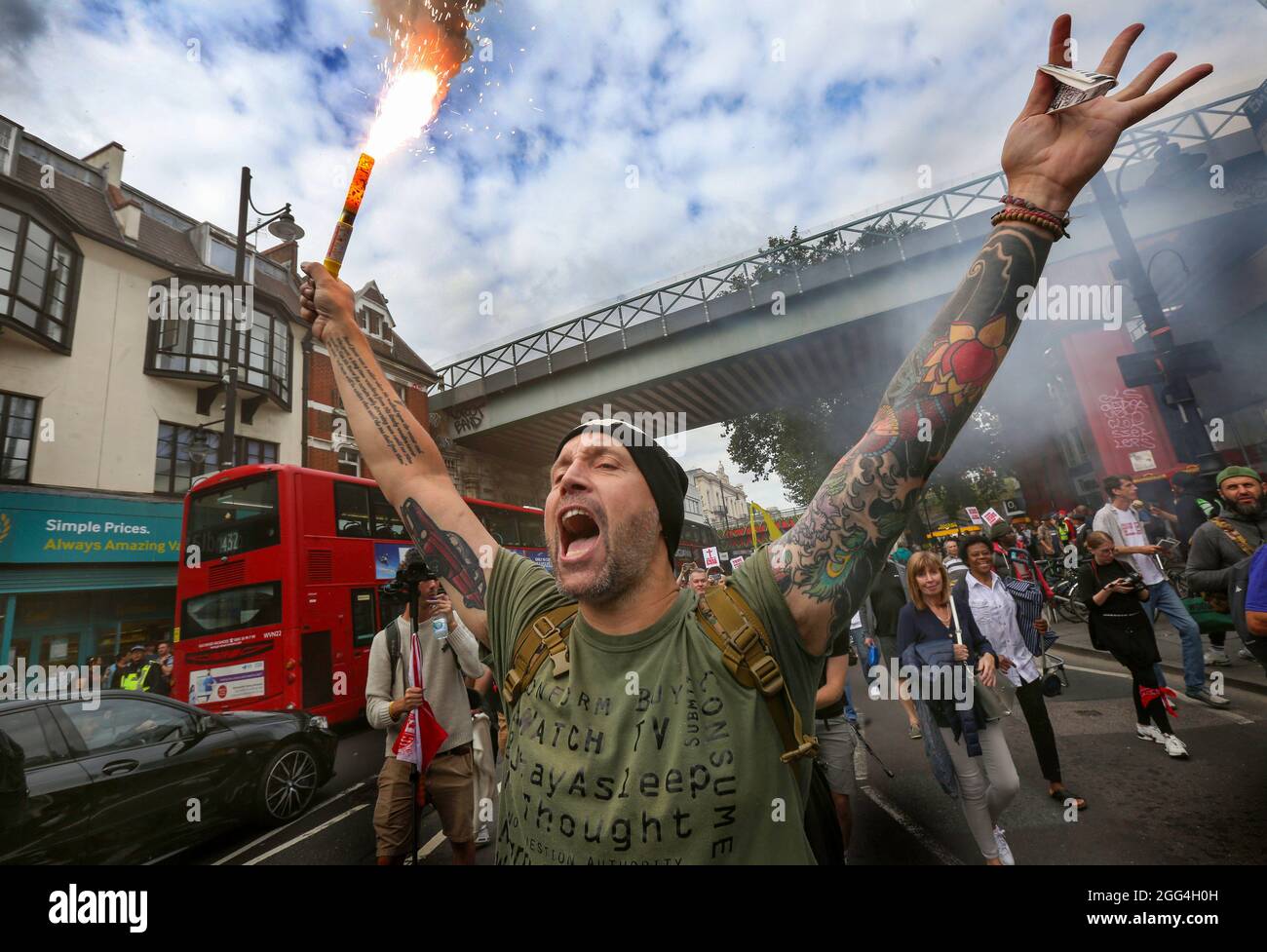 Burning passports hi-res stock photography and images - Alamy
