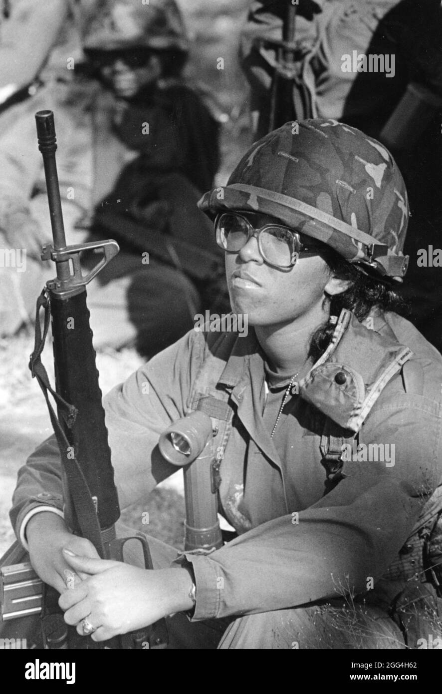 Soldier in uniform camouflage Black and White Stock Photos & Images - Alamy