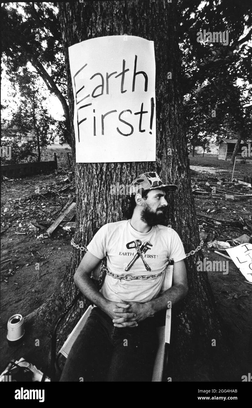 Austin Texas USA, ©1990: Earth First! activist chained to tree to ...