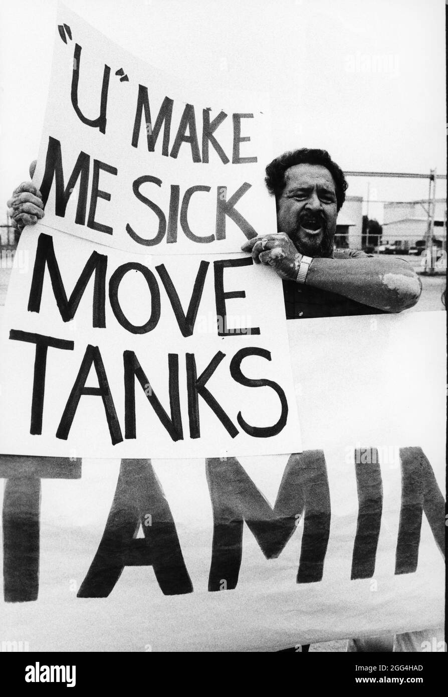 Austin Texas USA,1992: Hispanic resident protests against leaky ...