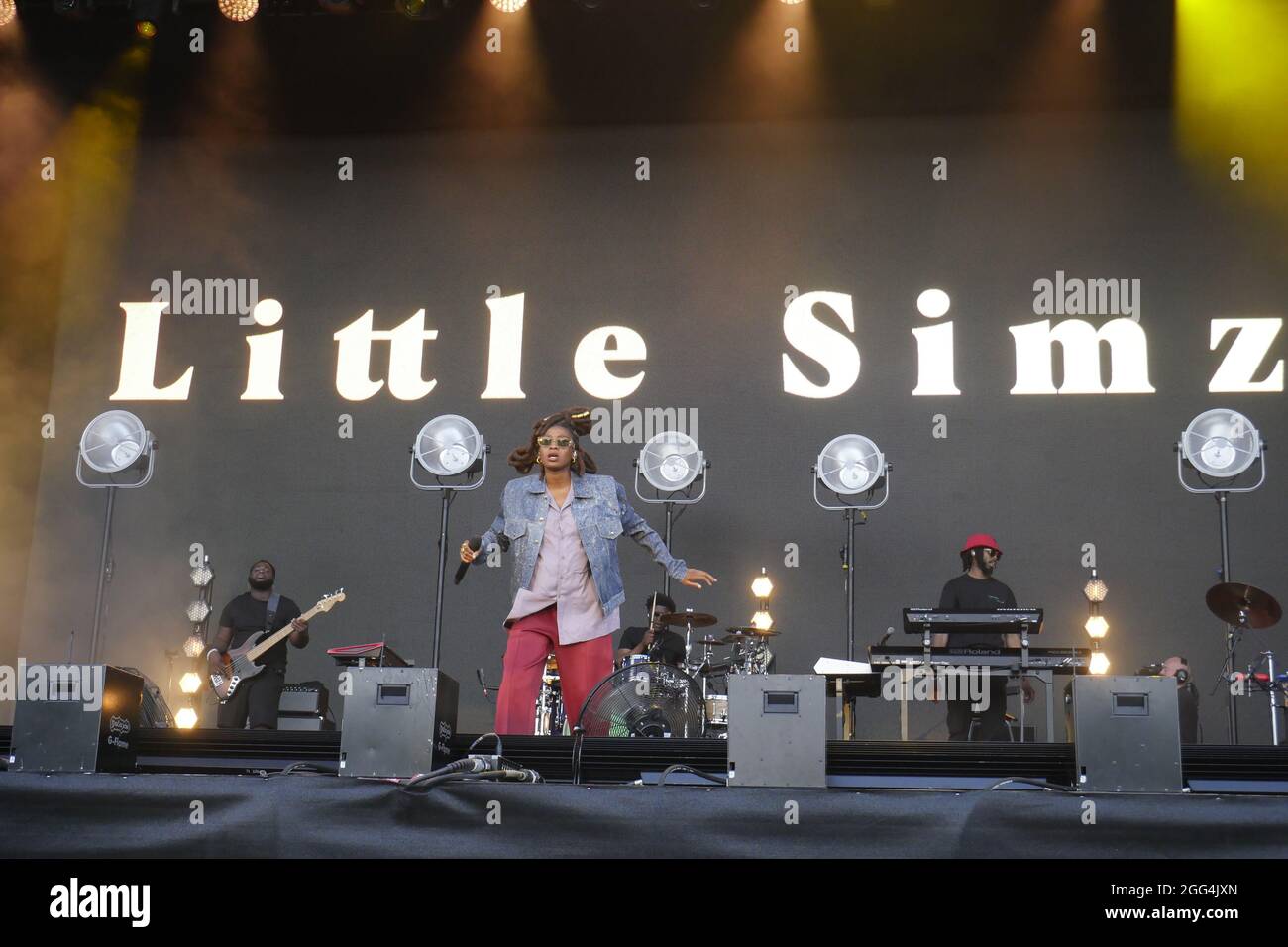 Dj simz hi-res stock photography and images - Alamy