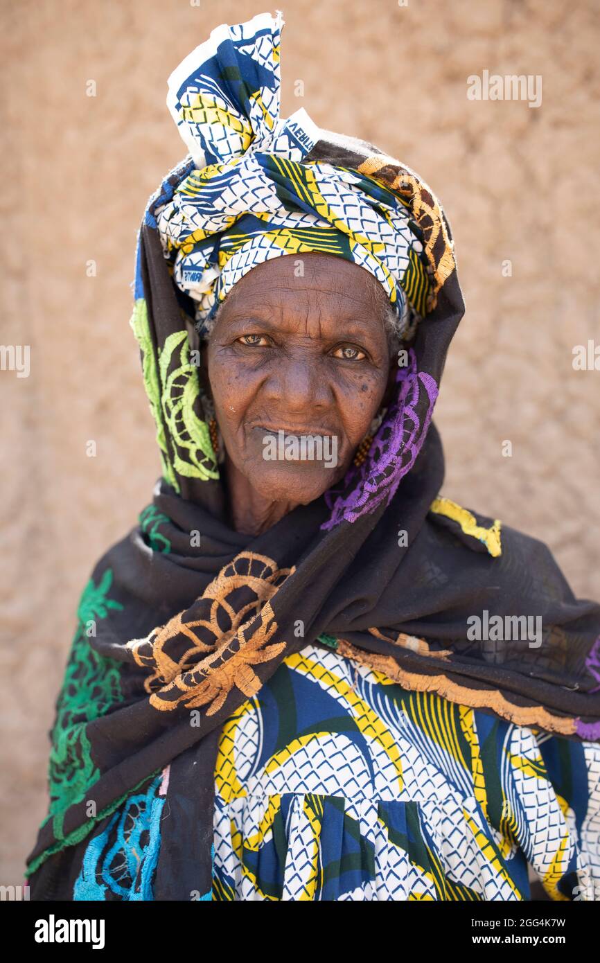 Fulani woman in traditional dress. Sahel 2021 Crisis; Barouéli Cercle ...