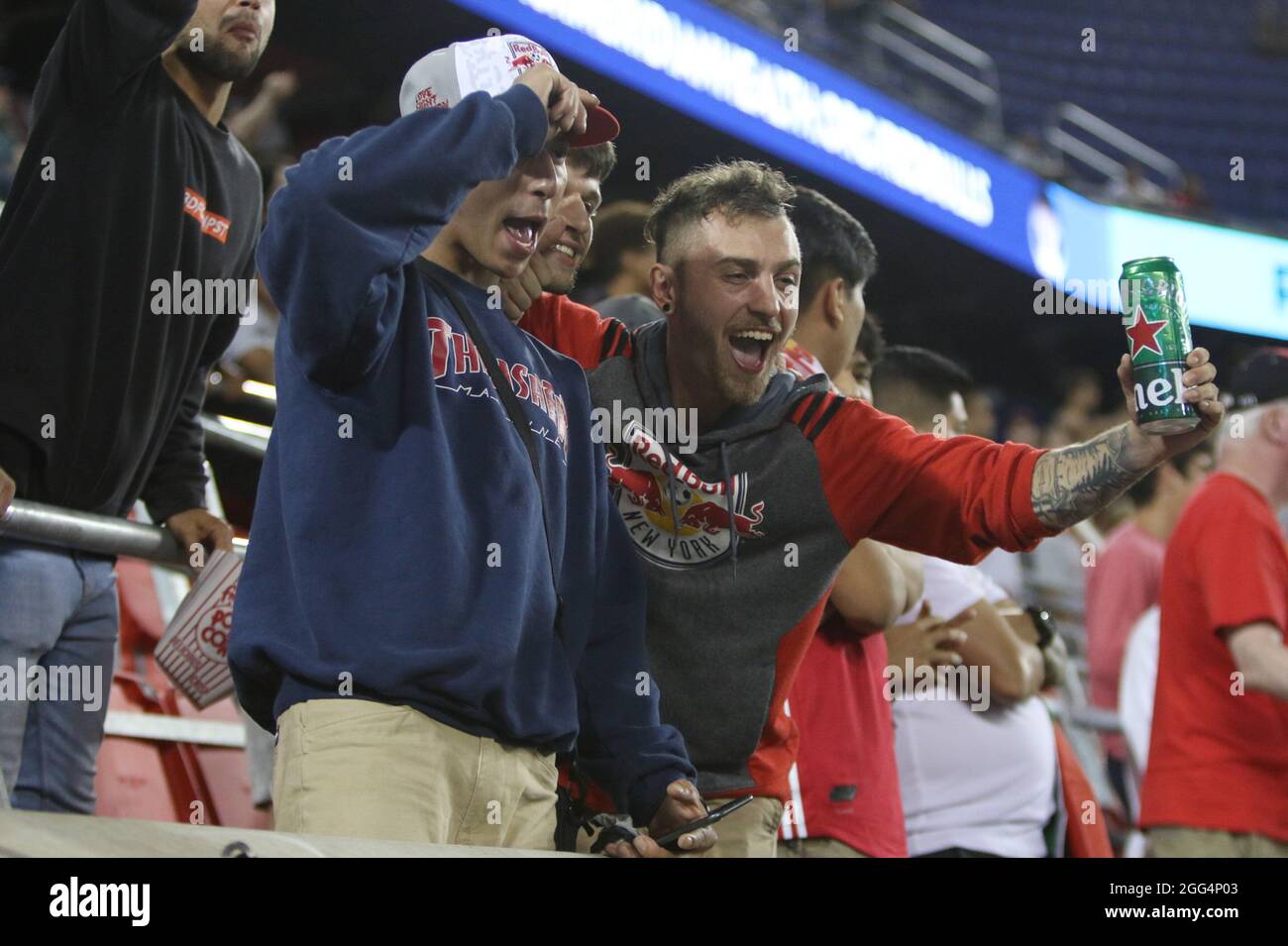 Chicago bull fans hi-res stock photography and images - Alamy