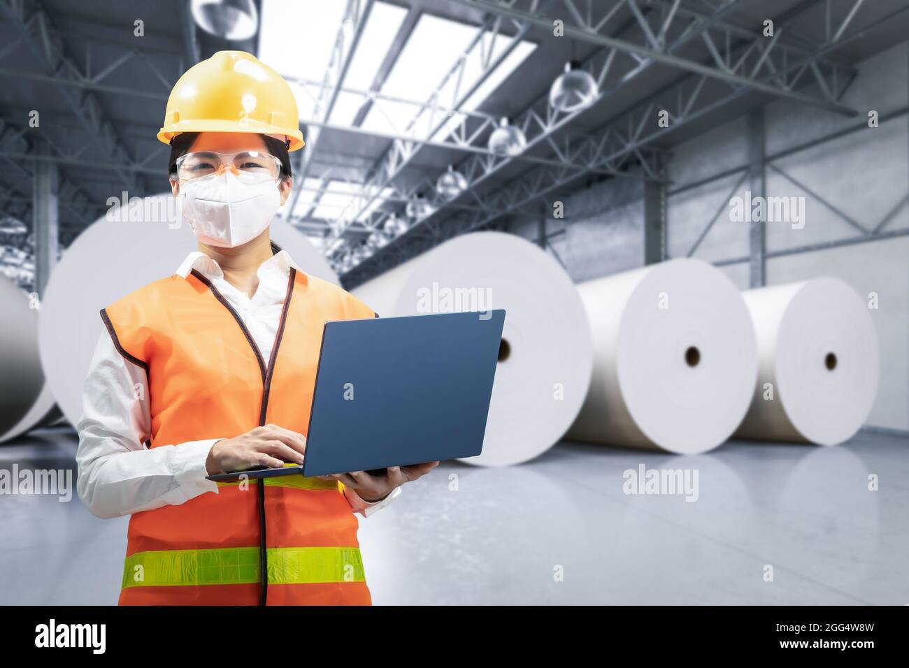Paper roll in paper mill hi-res stock photography and images - Alamy
