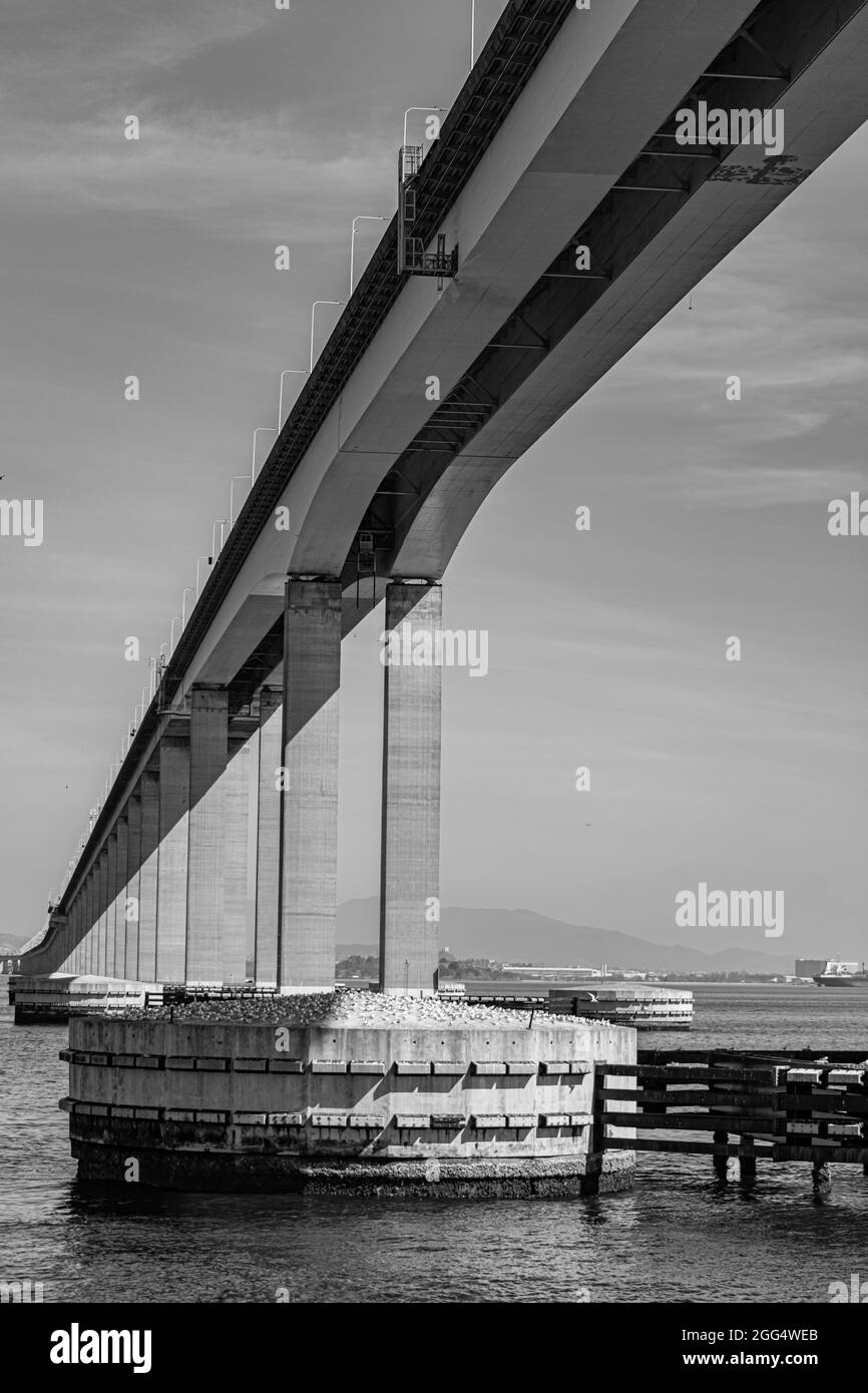 Presidente Costa e Silva Bridge, popularly known as the Rio-Niterói ...