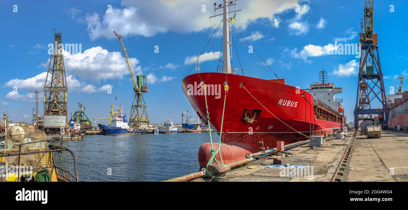 Painting ship tugboat hi-res stock photography and images - Alamy