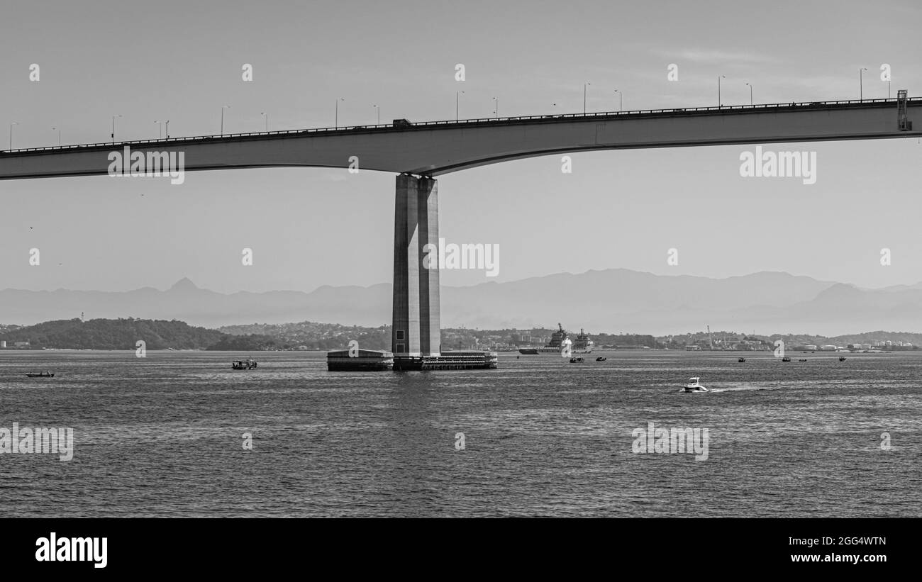 Presidente Costa e Silva Bridge, popularly known as the Rio-Niterói ...