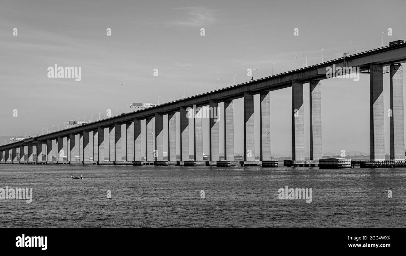 Presidente Costa e Silva Bridge, popularly known as the Rio-Niterói ...