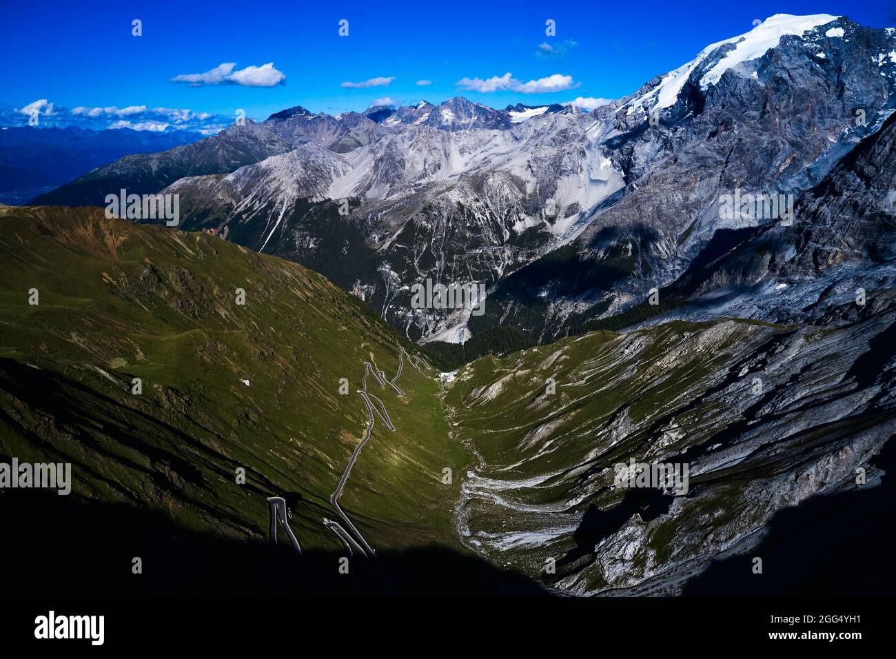 Italy, Stelvio National Park. Famous road to Stelvio Pass in Ortler ...