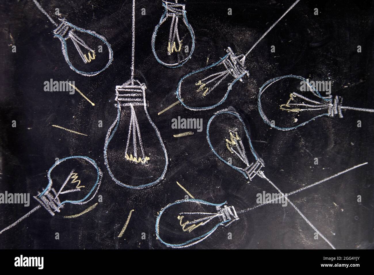 Drawing with chalk on the blackboard of some bulbs Stock Photo - Alamy