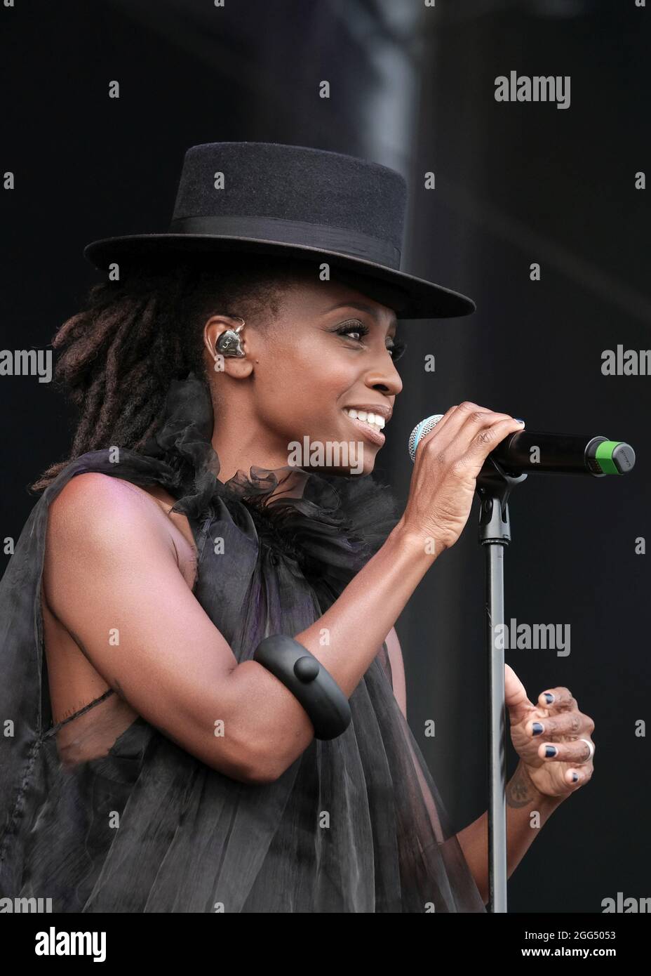 Skye edwards hi-res stock photography and images - Alamy