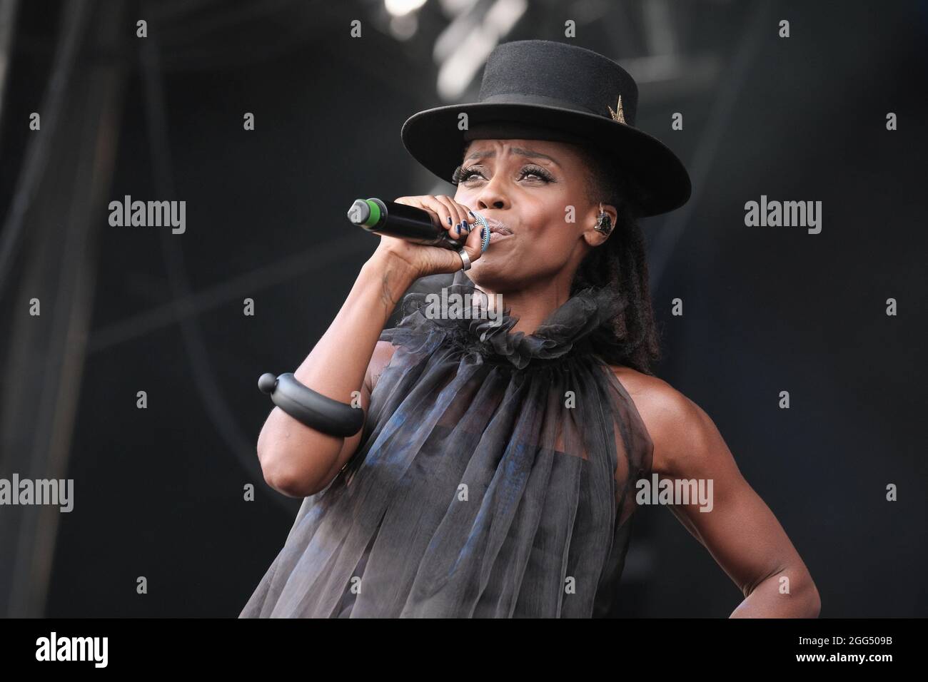 Skye edwards hi-res stock photography and images - Alamy