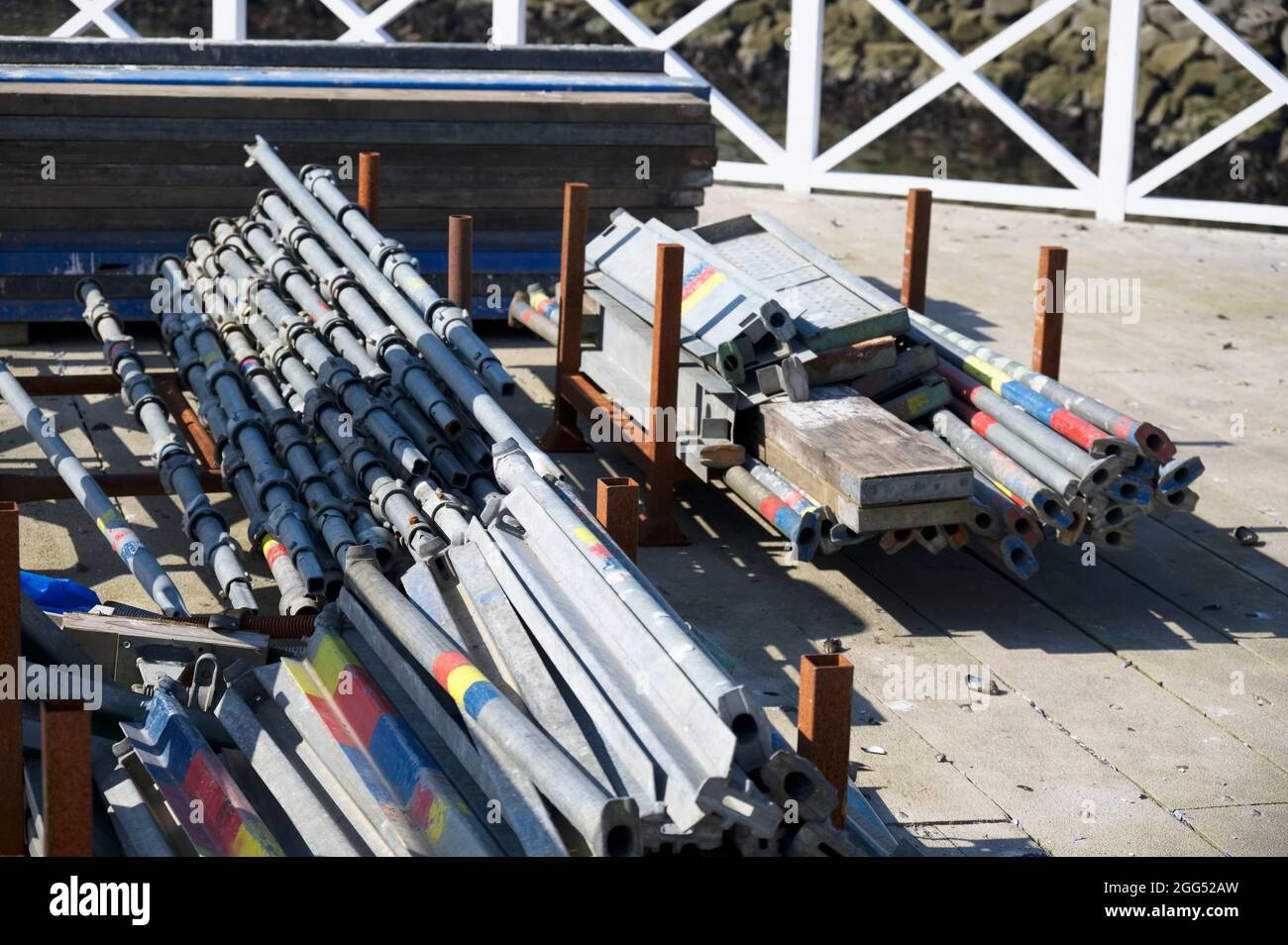 Scaffolding storage for safe access to construction work Stock Photo ...