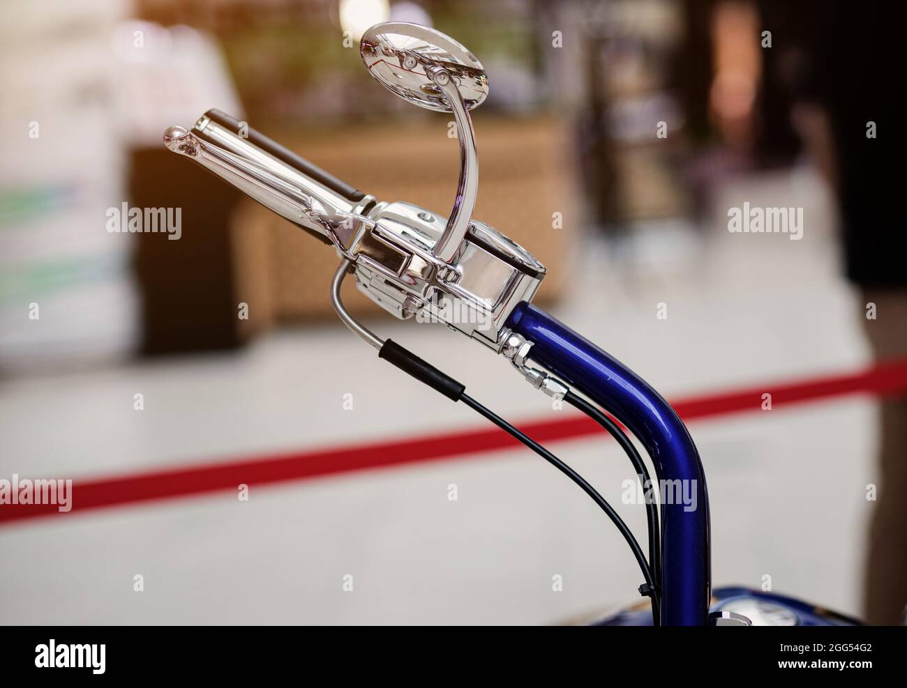 motorcycle - chopper details, handlebar and gas Stock Photo - Alamy