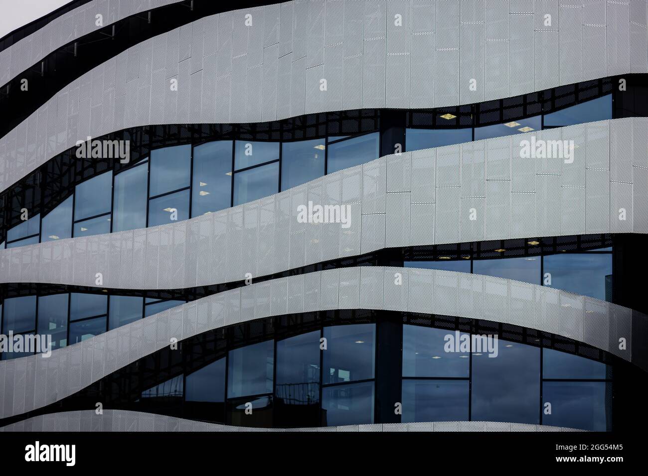 Silver architecture hi-res stock photography and images - Alamy