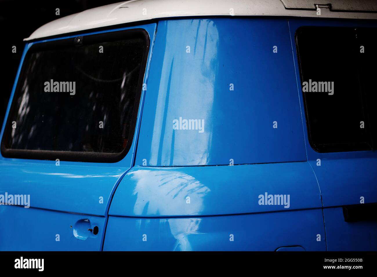 Classic blue camper. Vintage van Stock Photo - Alamy