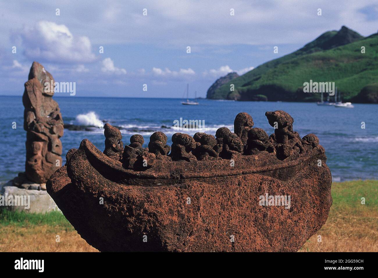 FRENCH POLYNESIA. MARQUISE ISLANDS. ISLAND OF DE NUKU HIVA. SCULPTURE ...