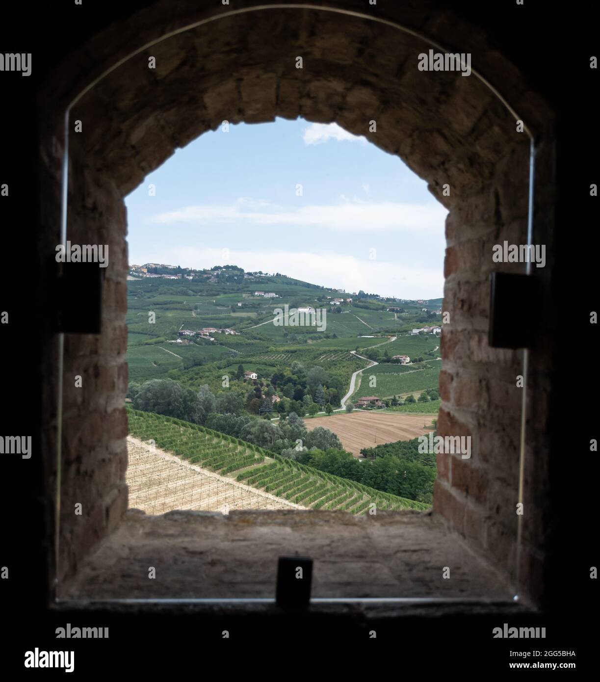 Small castle window hi-res stock photography and images - Alamy