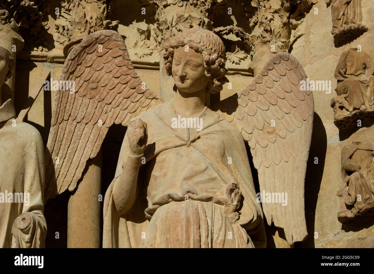 FRANCE. MARNE (51) REIMS. ANGEL SMILING. NOTRE-DAME CATHEDRAL OF REIMS ...