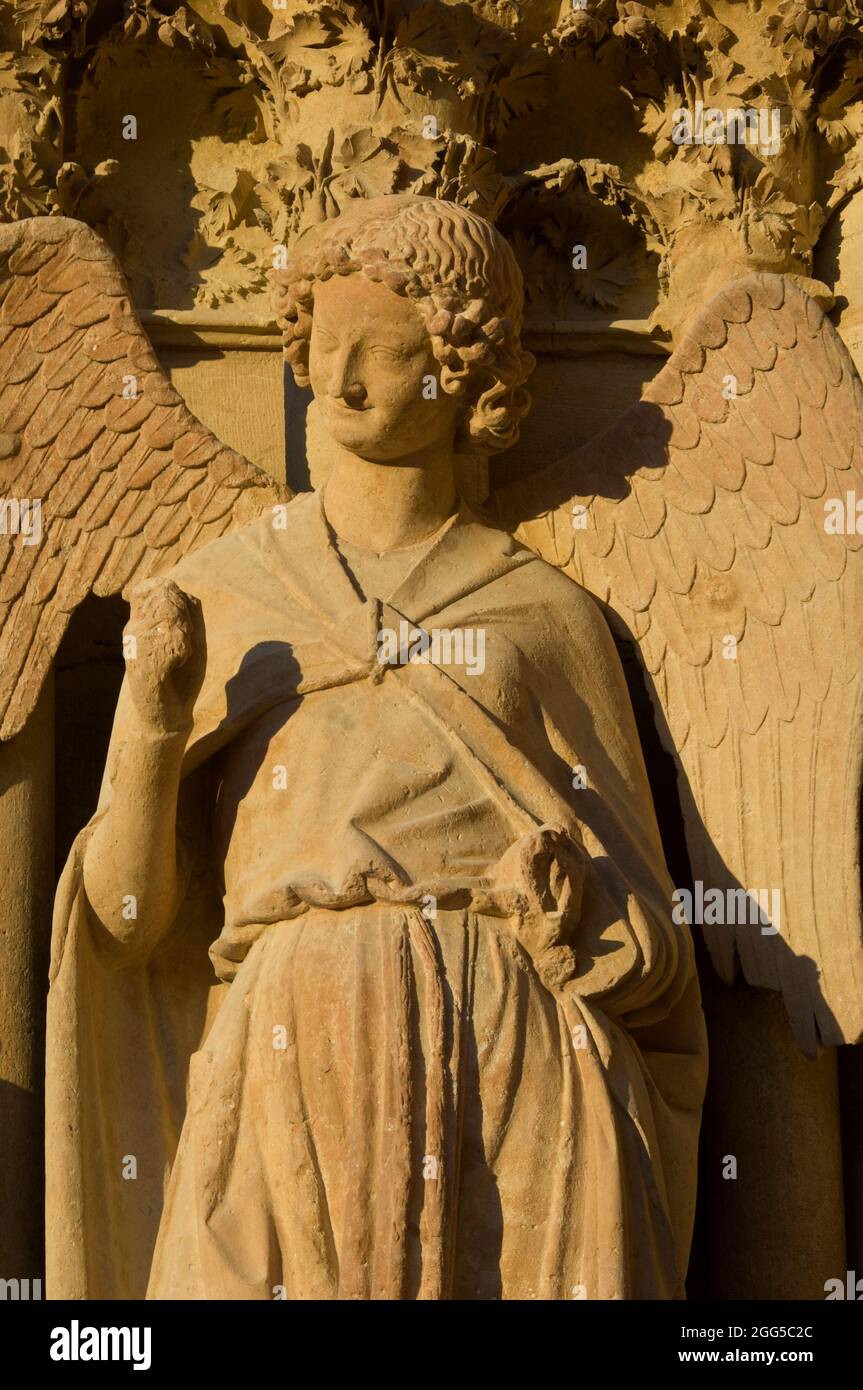 FRANCE. MARNE (51) REIMS. ANGEL SMILING. NOTRE-DAME CATHEDRAL OF REIMS ...