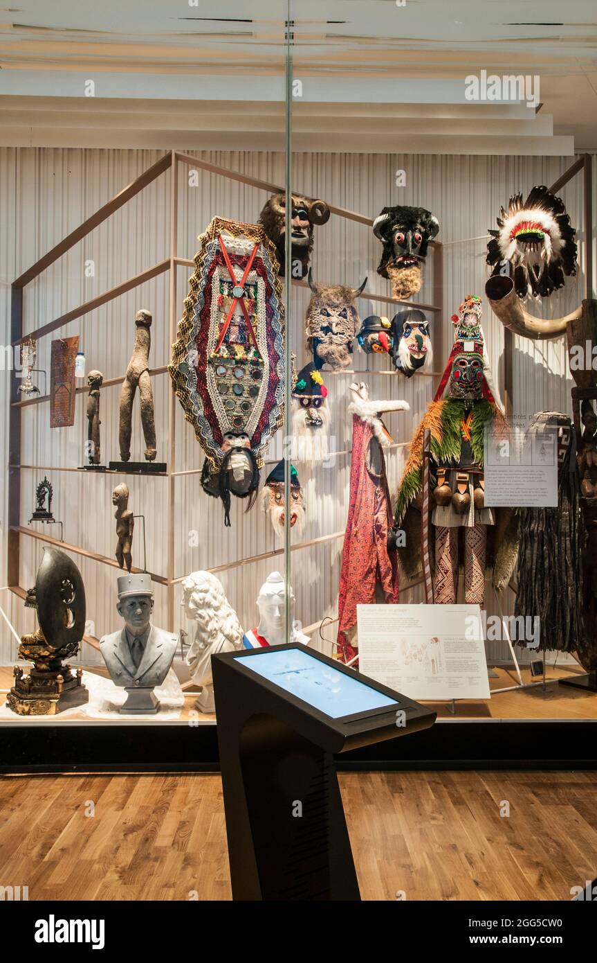 FRANCE. PARIS (75) THE "MUSEE DE L'HOMME" (MUSEUM OF MAN), ONE OF THE ...