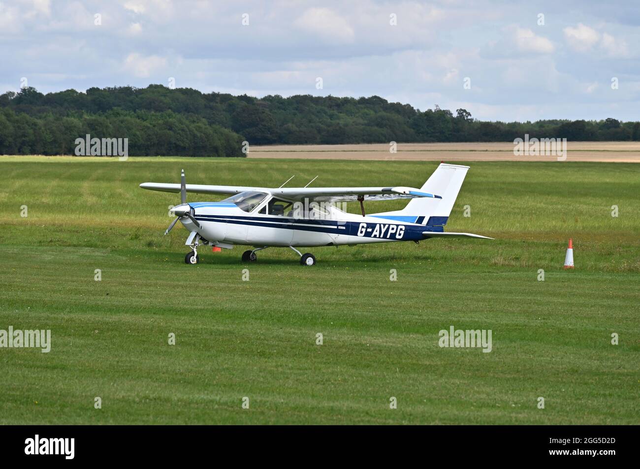 Cessna FR177 Cardinal, Turweston Airfield, Buckinghamshire, England ...