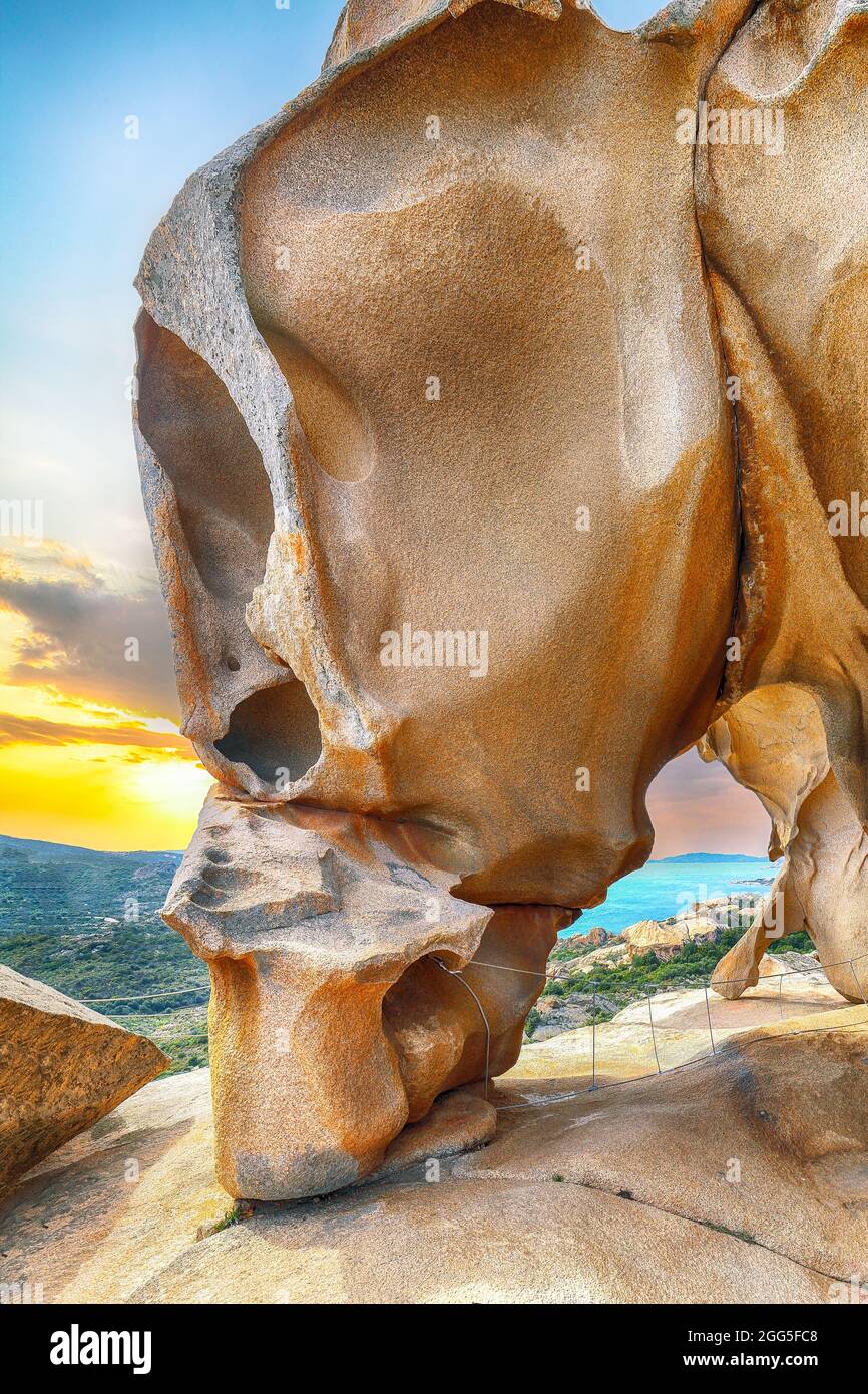 Bear rock hi-res stock photography and images - Alamy