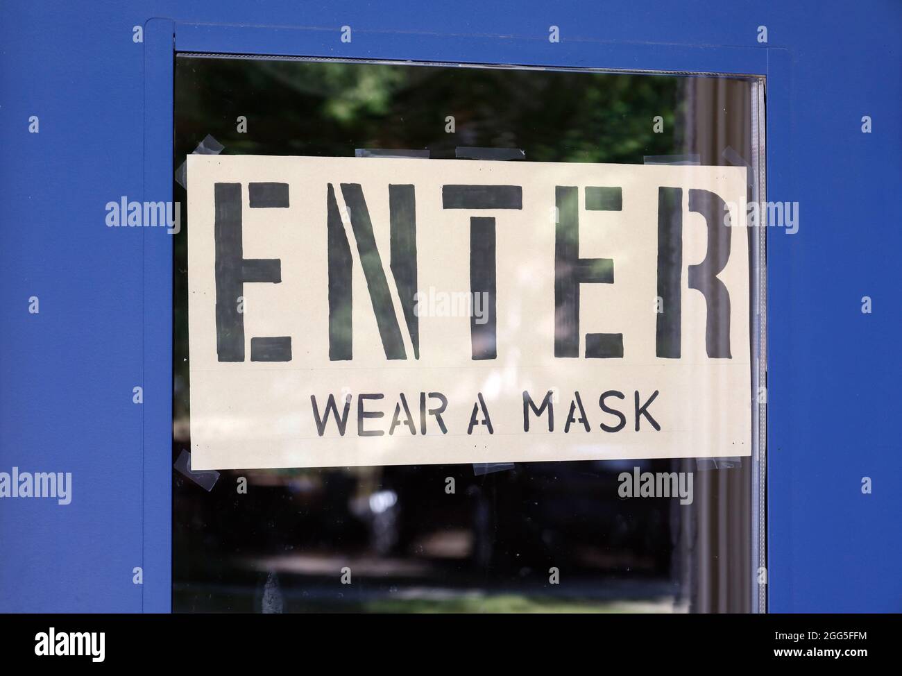 Enter Wear A Mask High Resolution Stock Photography and Images - Alamy