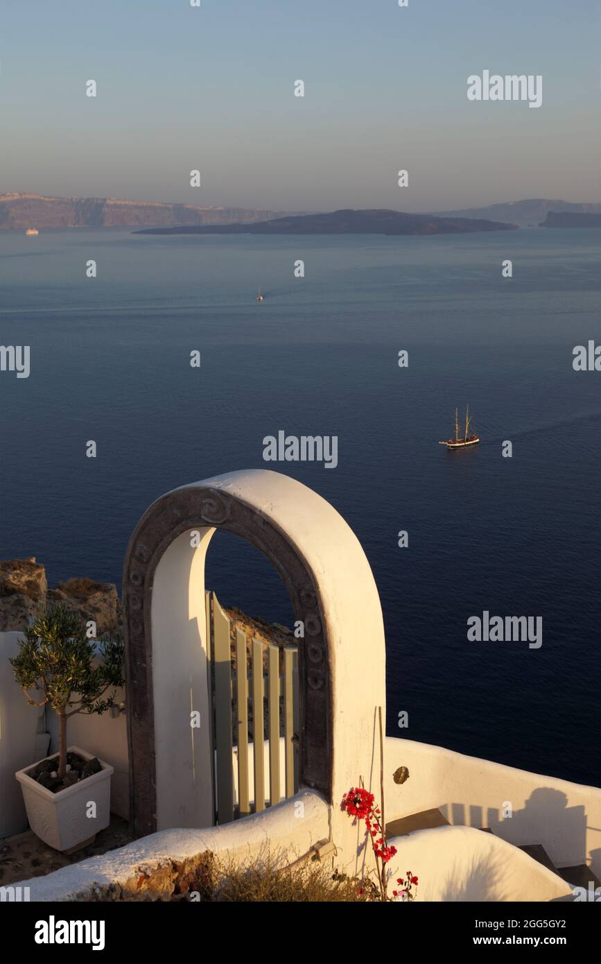 Architectural detail of Oia, the small town on the island of Santorini ...