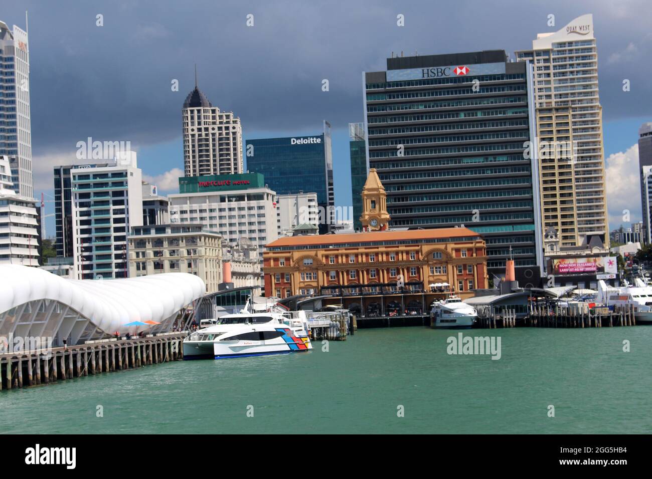 Old ferry building auckland auckland hi-res stock photography and ...