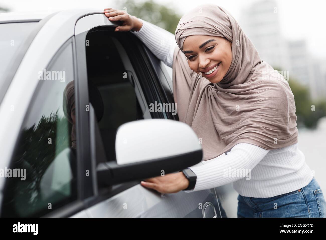 Modern popular auto blogger, car review in social networks and buying ...