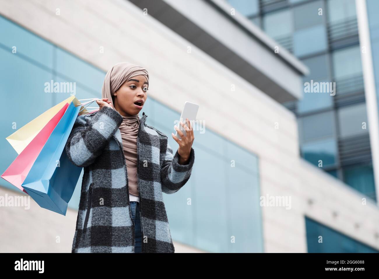 Wow shopping hi-res stock photography and images - Alamy