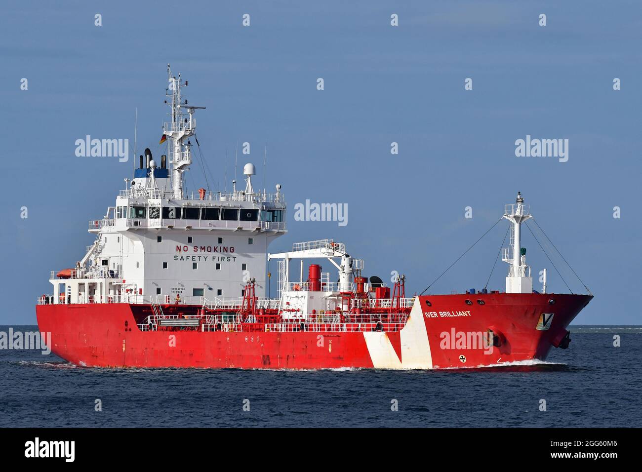 Bitumen tanker hi-res stock photography and images - Alamy