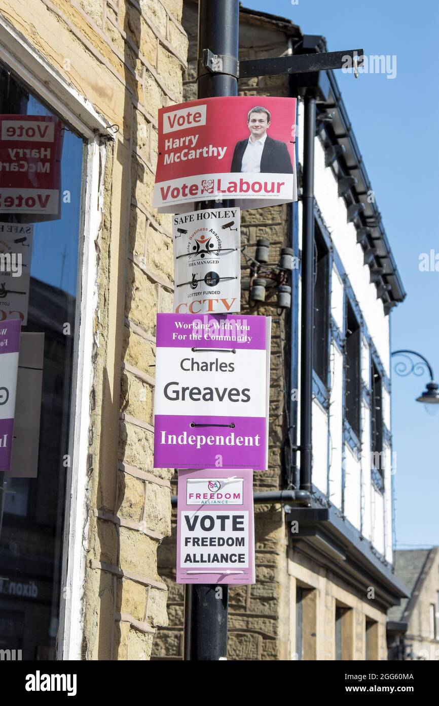 Elections signs hi-res stock photography and images - Alamy
