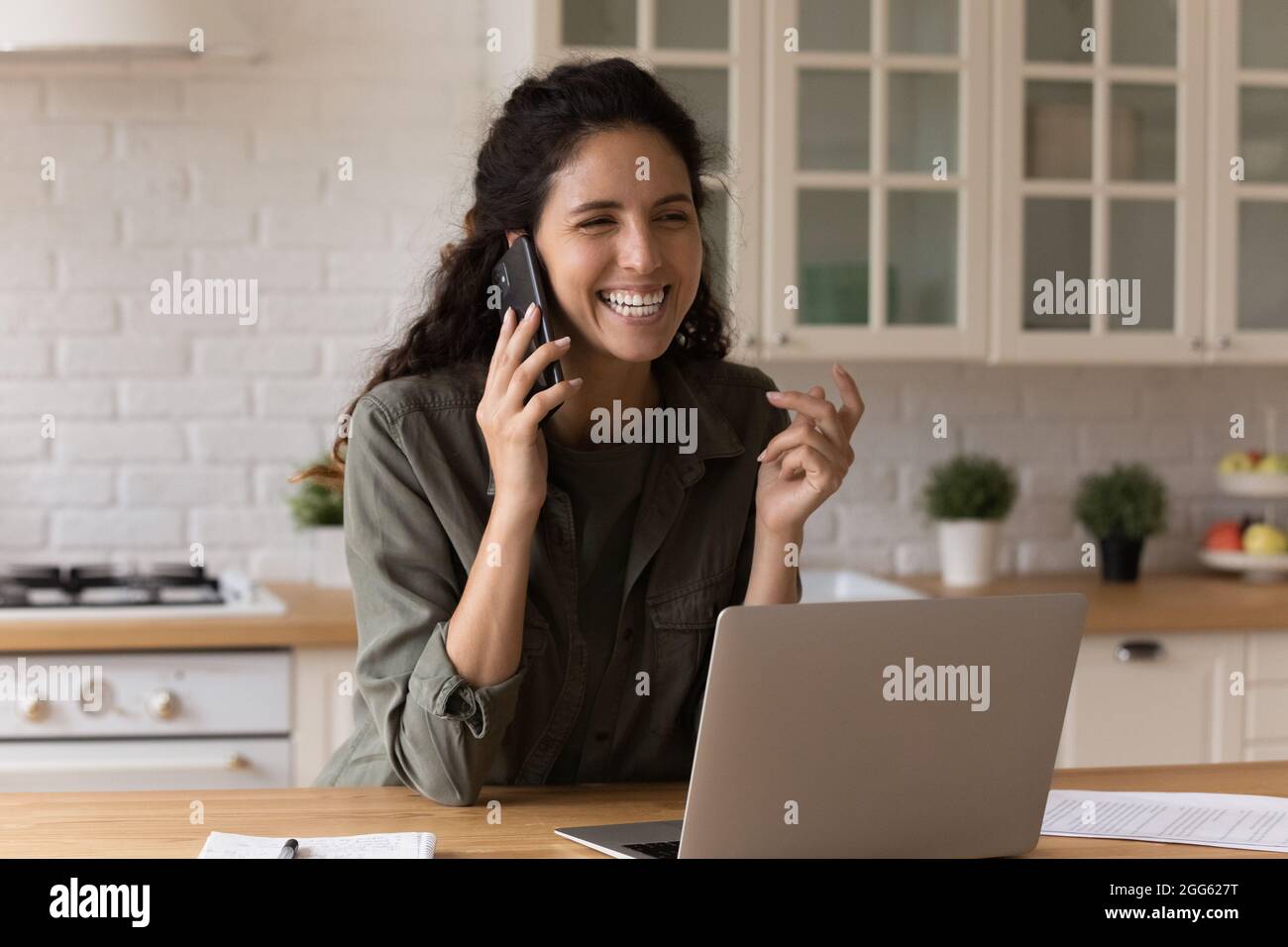 Multitasking in business hi-res stock photography and images - Alamy