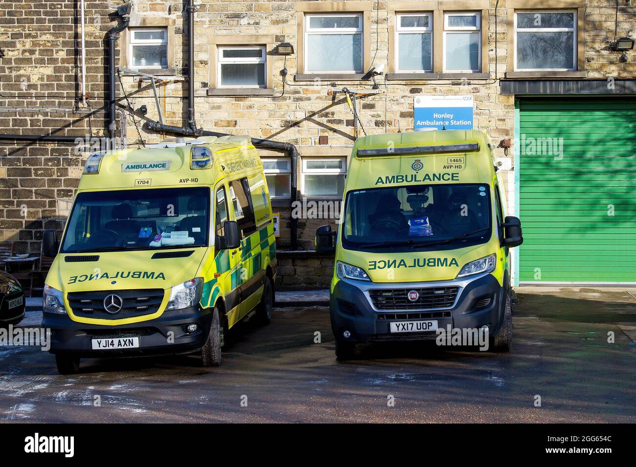 Yorkshire ambulance service ambulance hi-res stock photography and ...