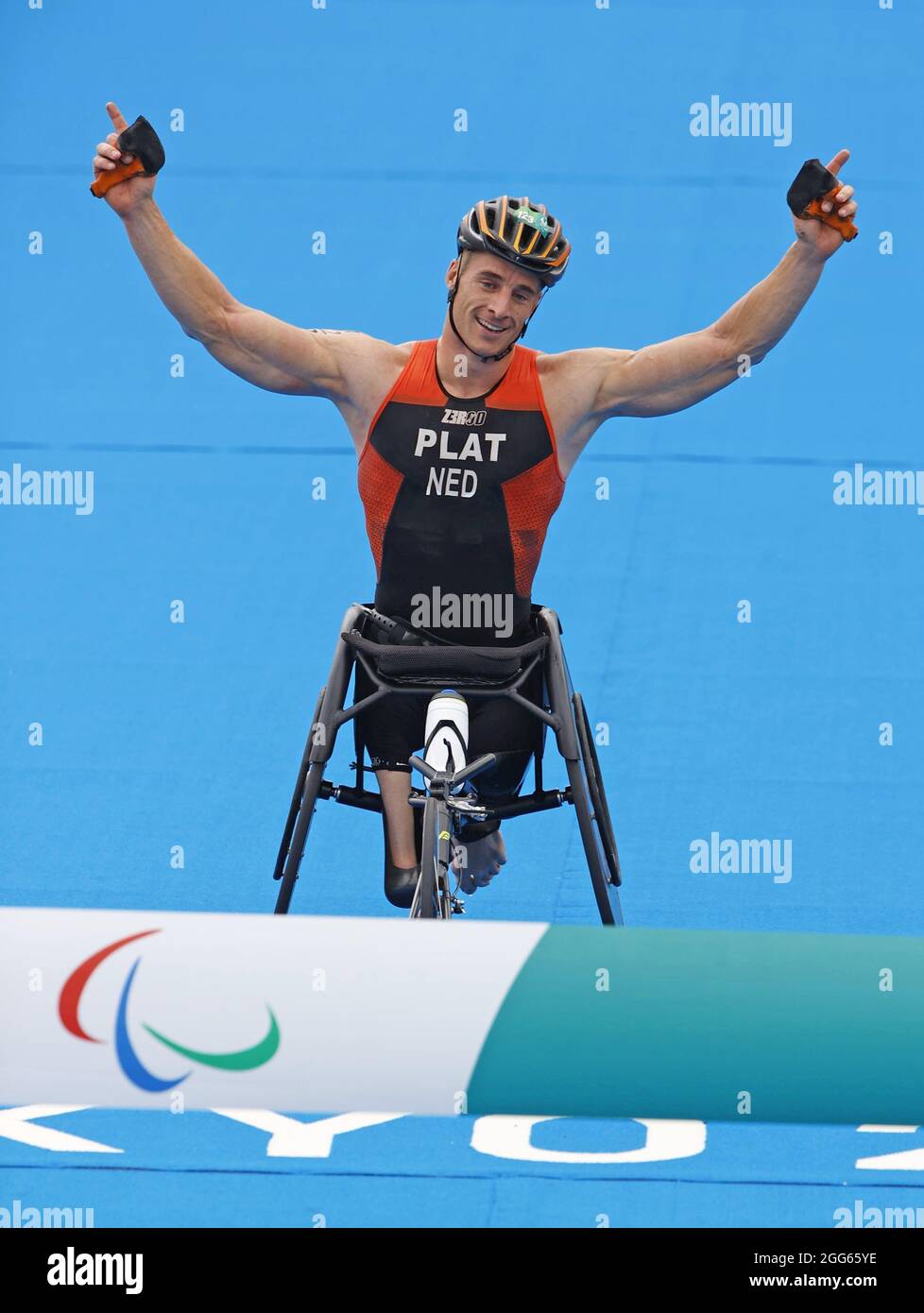 Jetze Plat of the Netherlands crosses the finish line in the men's PTWC ...