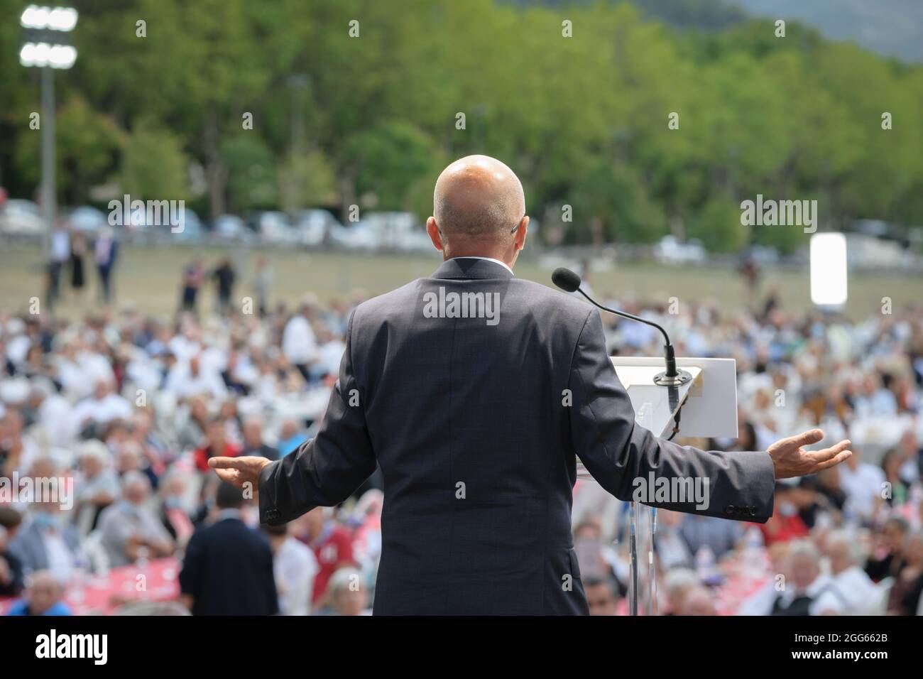 Eric Ciotti speaks to his supporters. Eric Ciotti made his traditional ...
