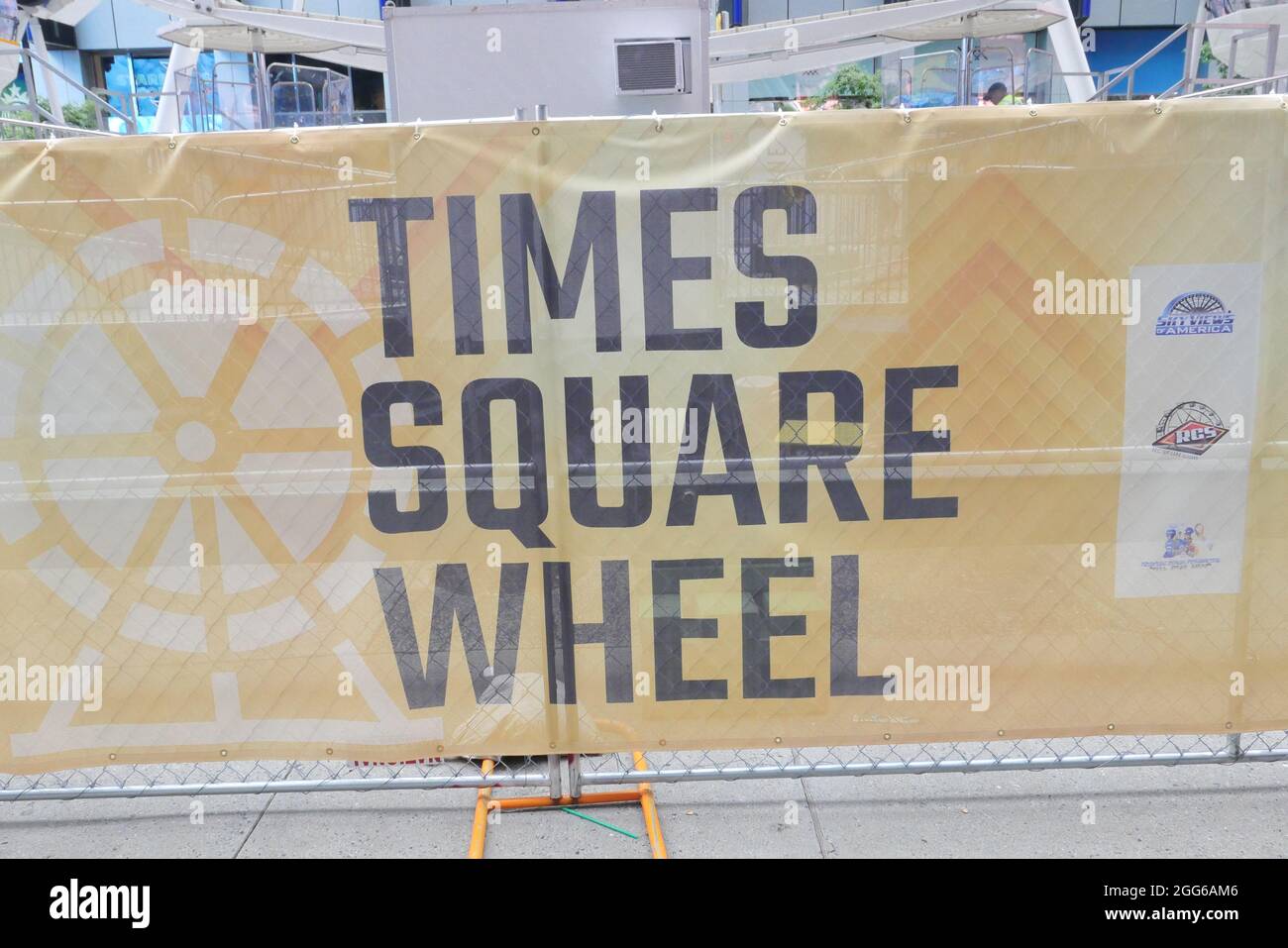 Times Square Ferris wheel Stock Photo - Alamy
