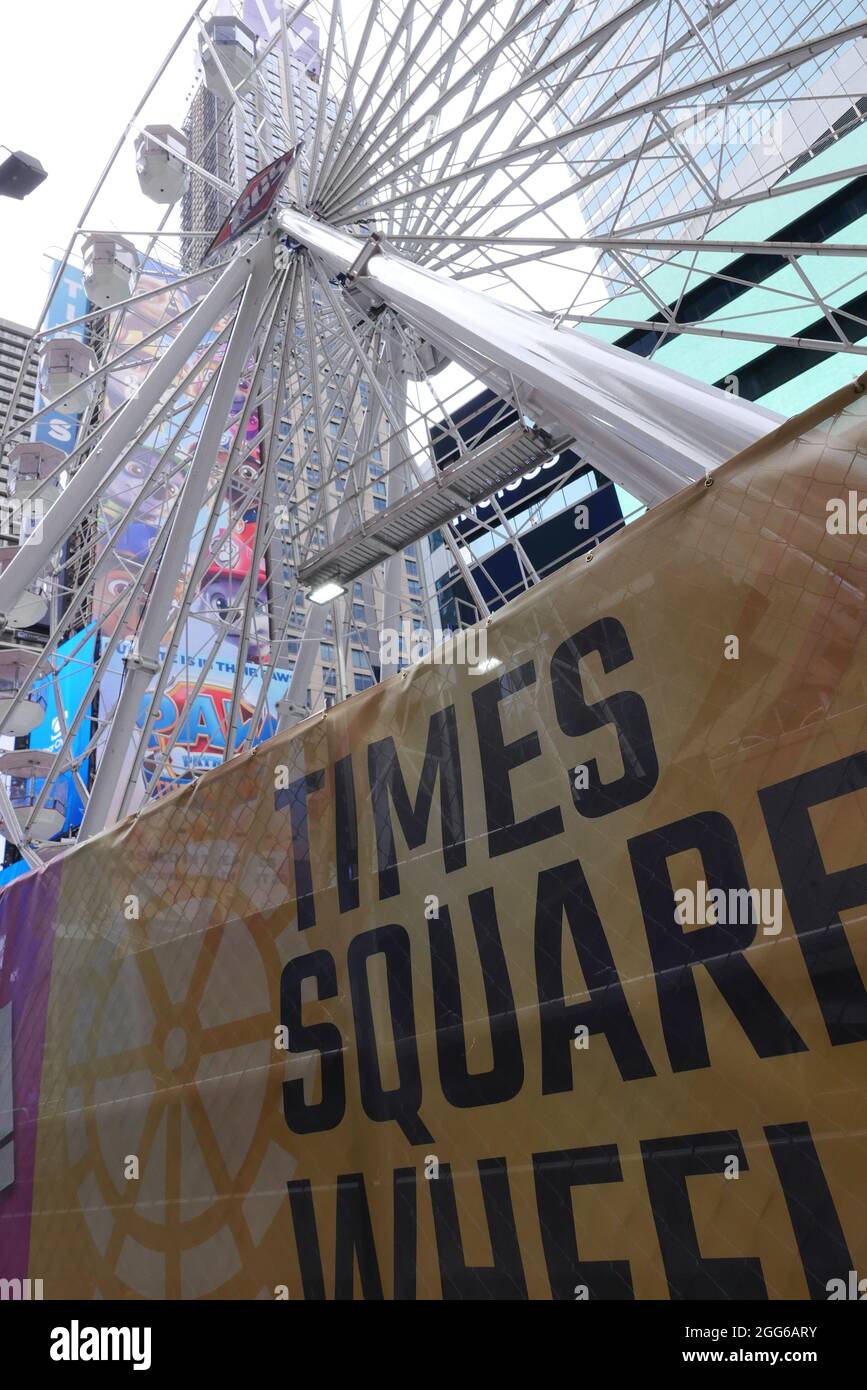 Times Square Ferris wheel Stock Photo - Alamy