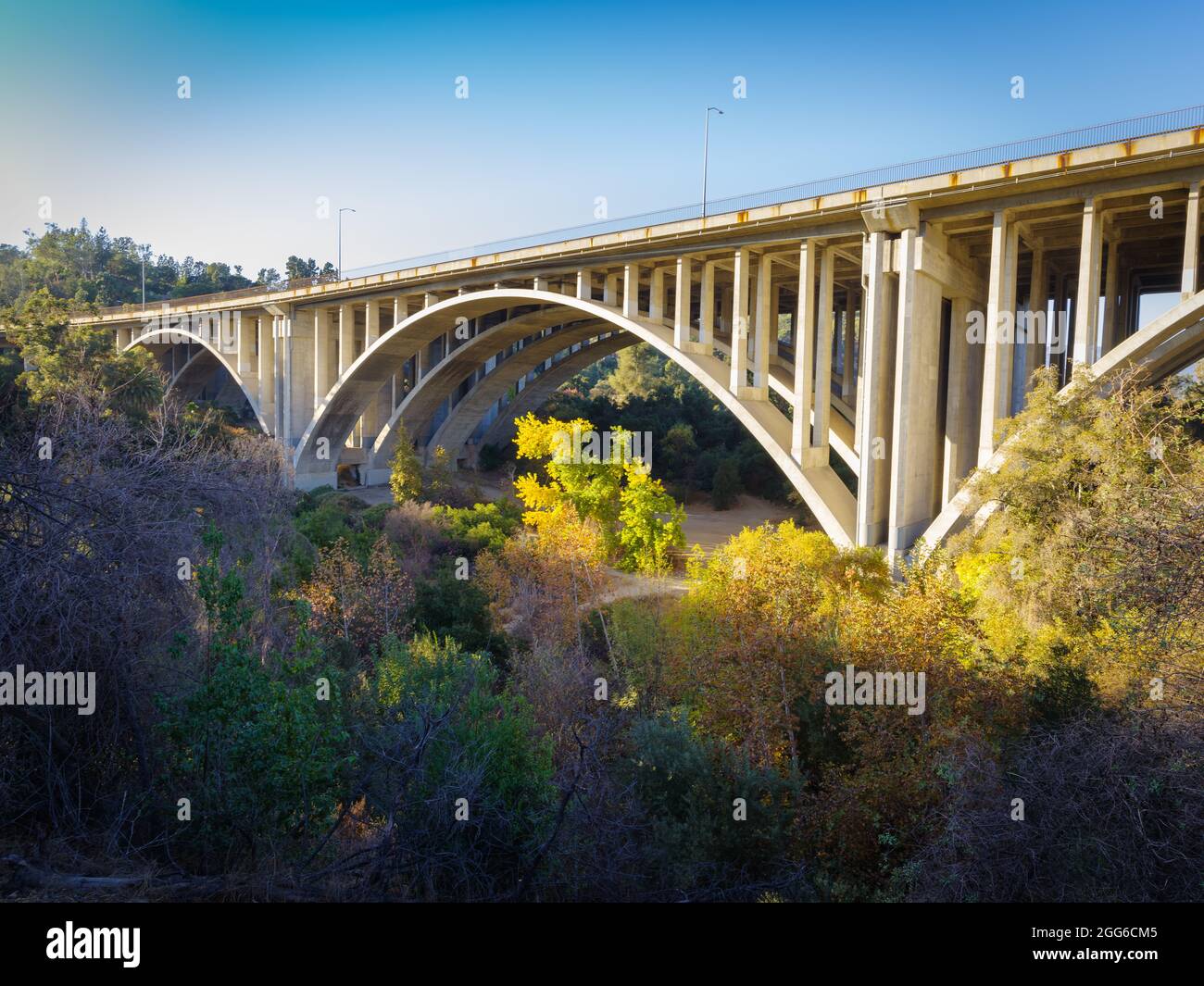 Open truss arch hi-res stock photography and images - Alamy