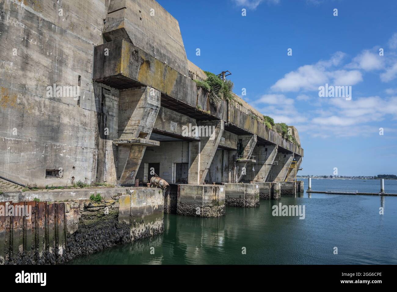 Historic submarine bunker building in Lorient Stock Photo - Alamy
