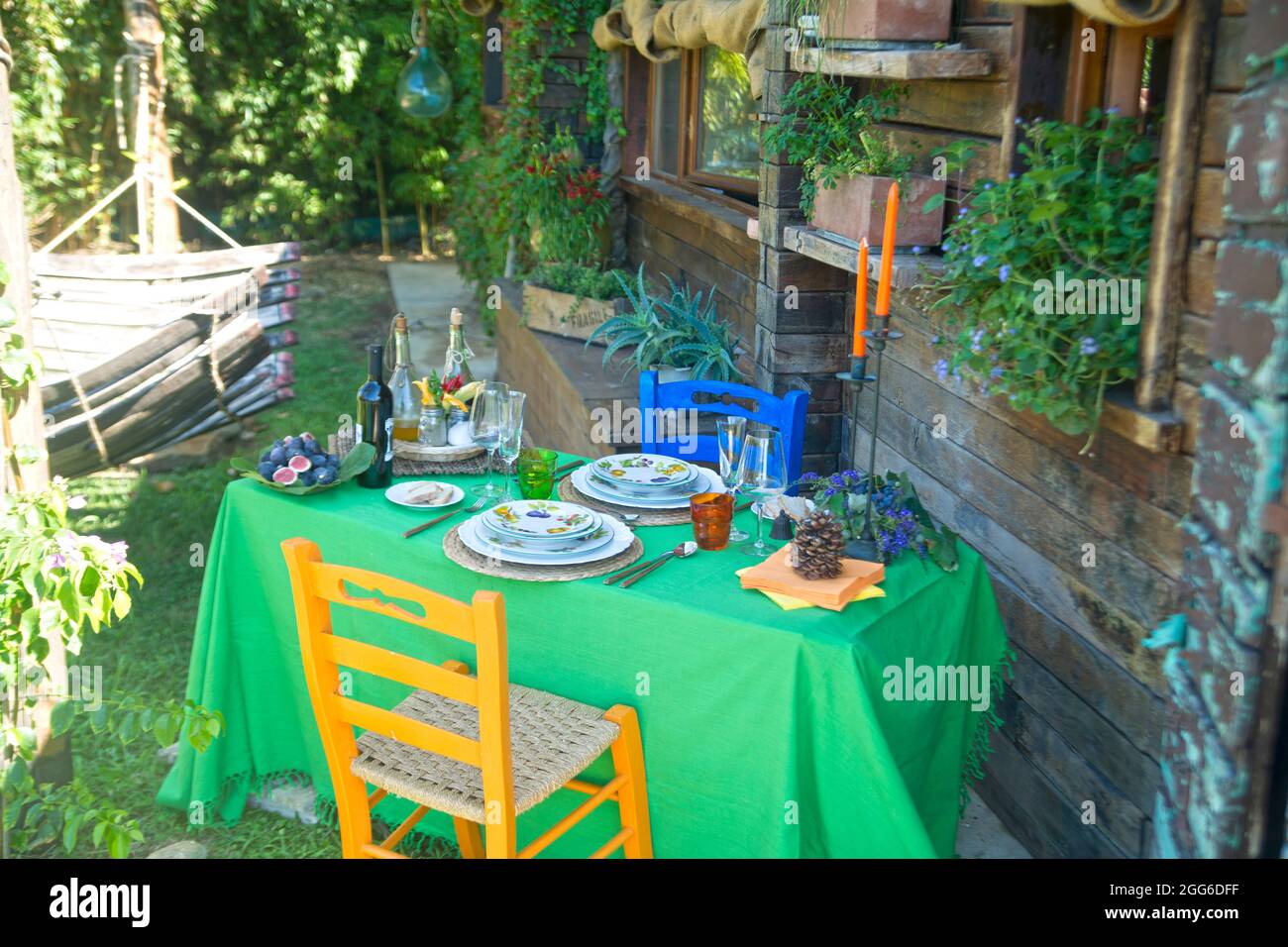 External setting hi-res stock photography and images - Alamy